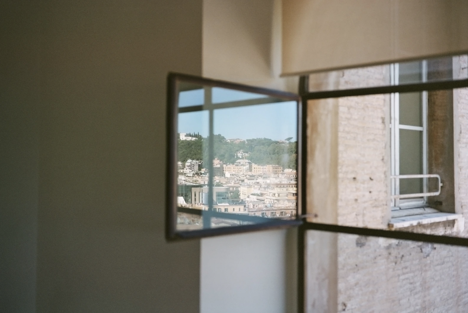 Isabelle Young, The Importance of Elsewhere - Metro Imaging